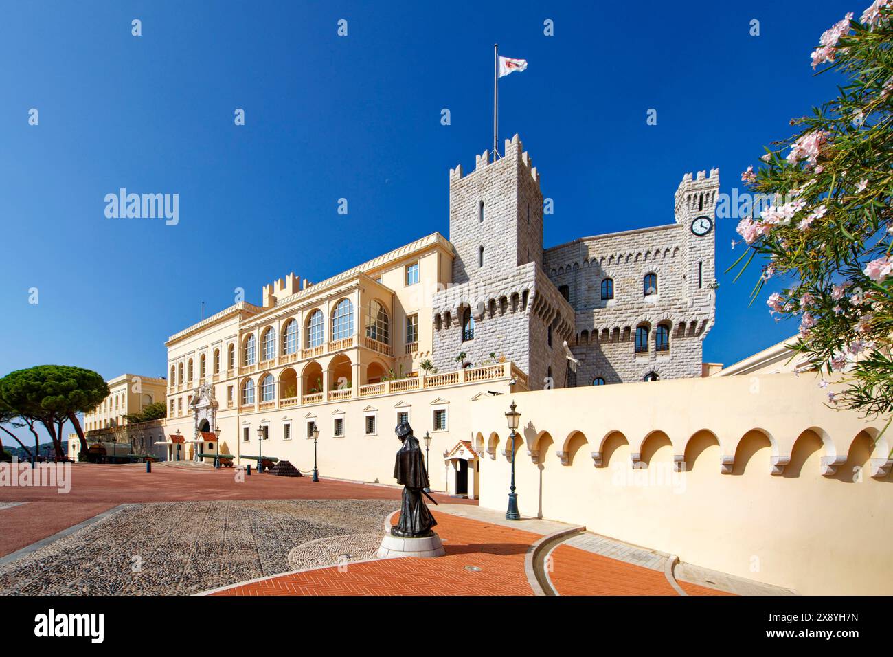 Principality of Monaco, Monaco, Place du Palais (Palace square ...
