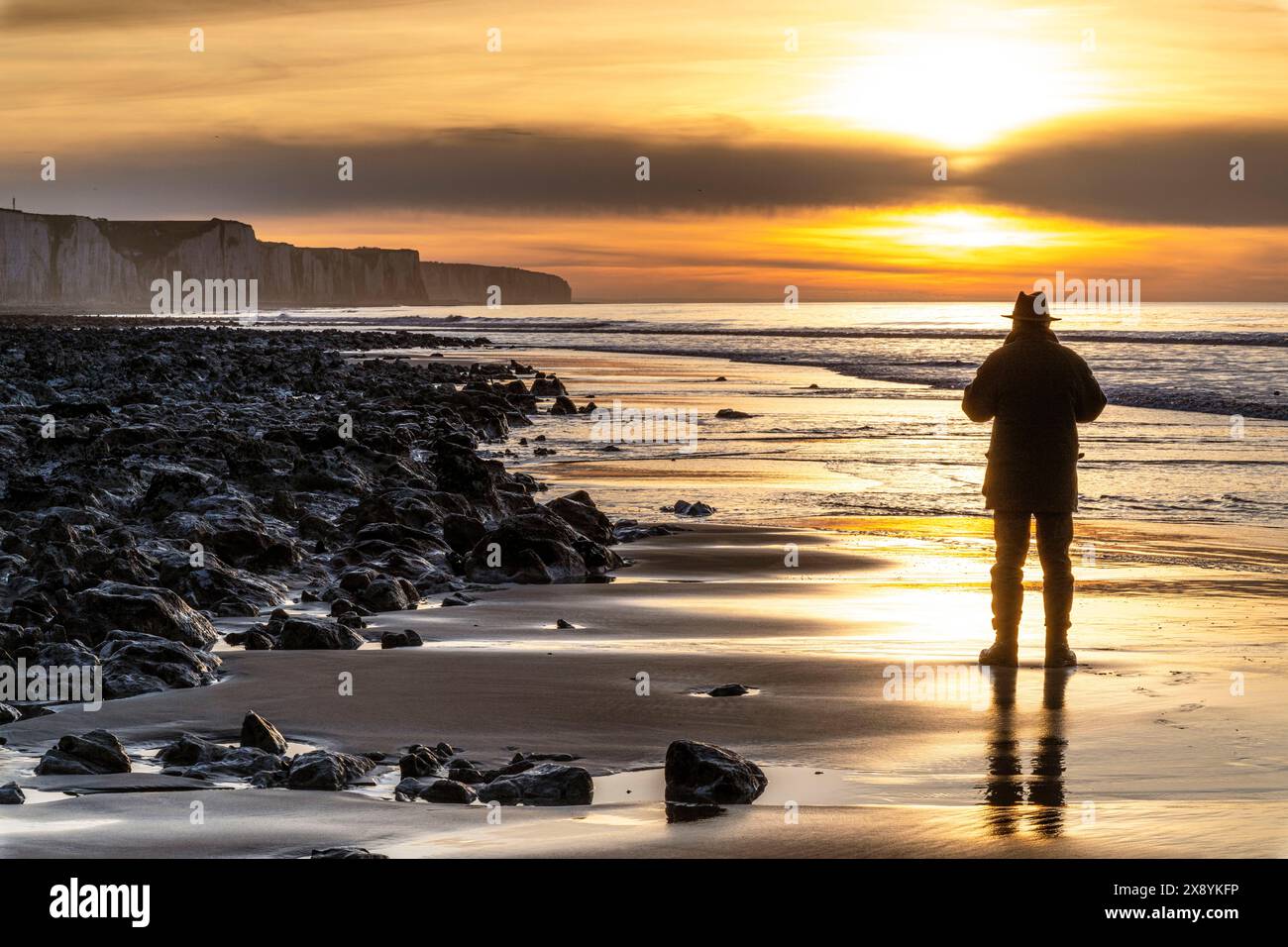 France, Somme (80), Baie de Somme, Ault, Sunset on the cliffs at Ault ...