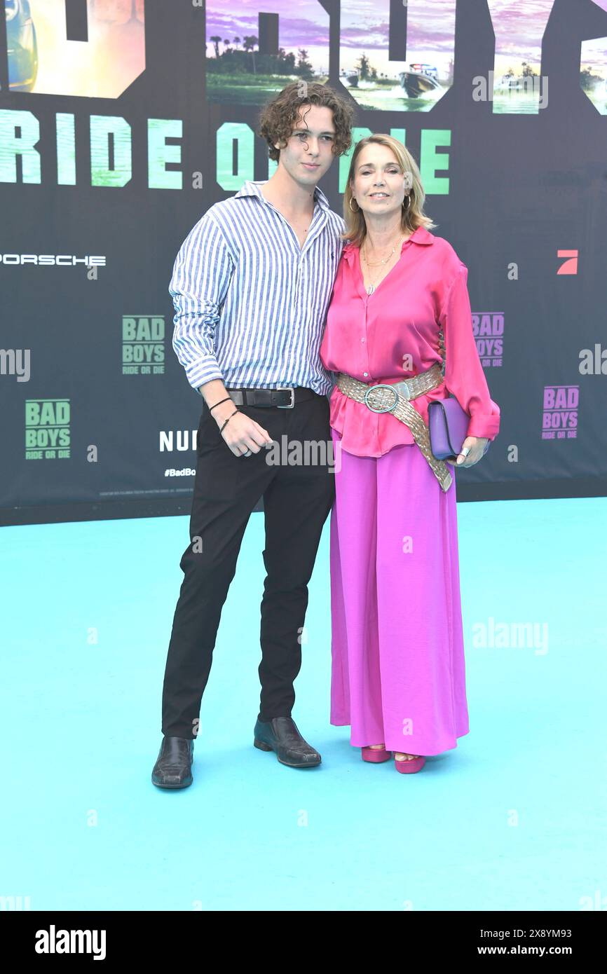 Tina Ruland mit ihrem Sohn Jahvis bei der BAD BOYS RIDE OR DIE Premiere ...