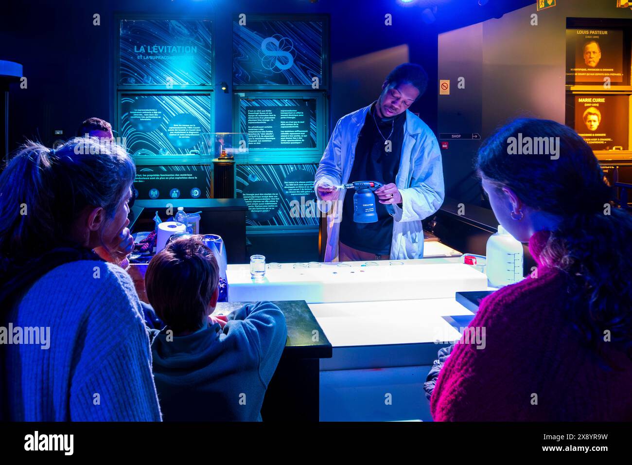 France, Paris, Science Experiments museum, experiment on metals Stock ...