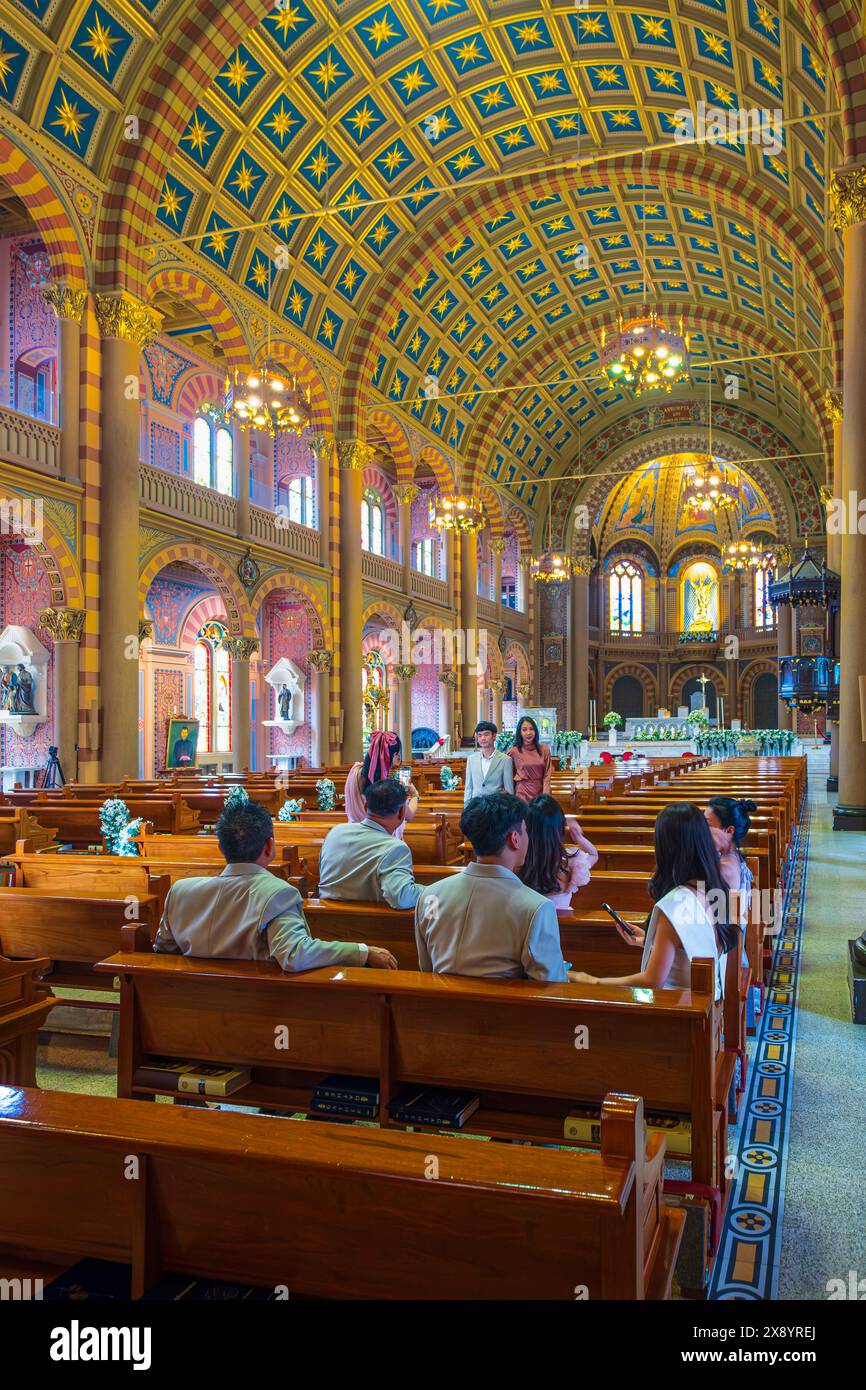 Thailand, Bangkok, Bang Rak district, wedding in the Cathedral of the ...