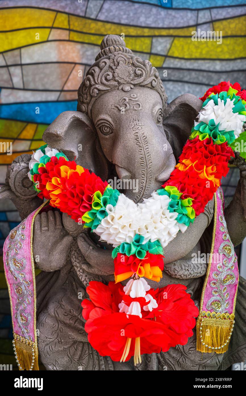 Thailand, Bangkok, Dusit district, statue of the Hindu Ganesha god ...