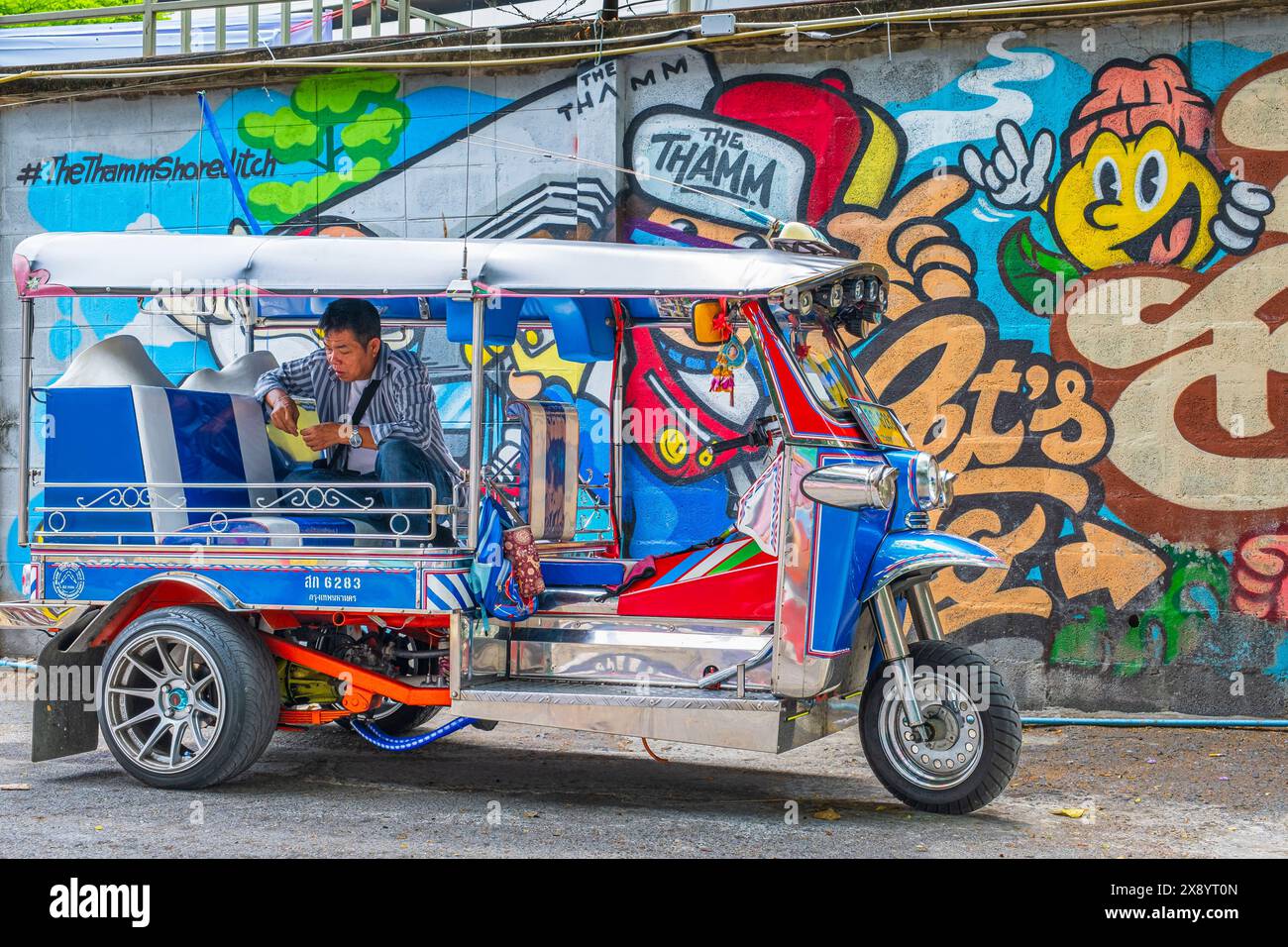 Thailand, Bangkok, street art in Bang Rak district Stock Photo - Alamy