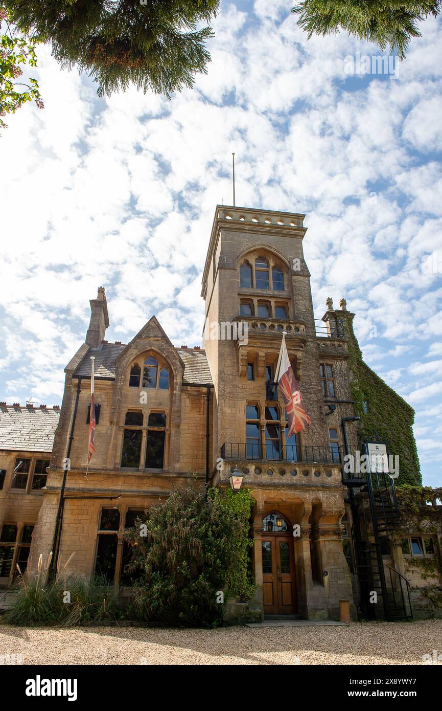 Rudloe arms hi-res stock photography and images - Alamy