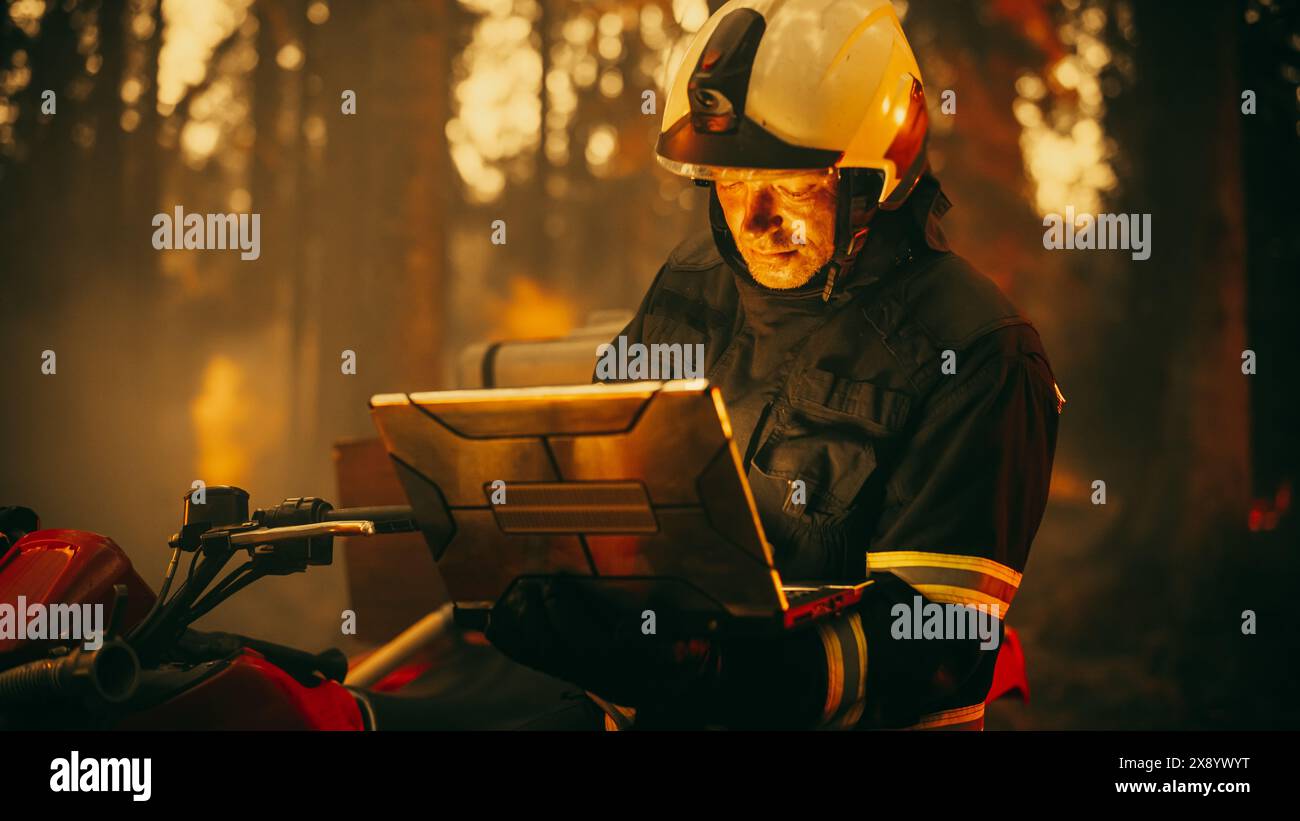 Hotshot fire man hi-res stock photography and images - Alamy