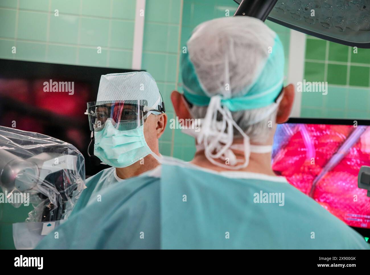 A test of satellite transmission of hernia surgery repair with using an ...