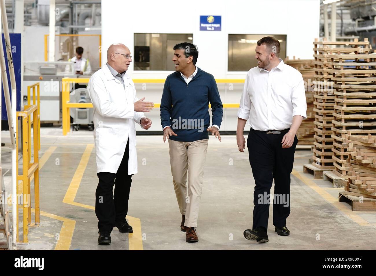 Prime Minister Rishi Sunak with Mark Meaney, Works Manager and ...