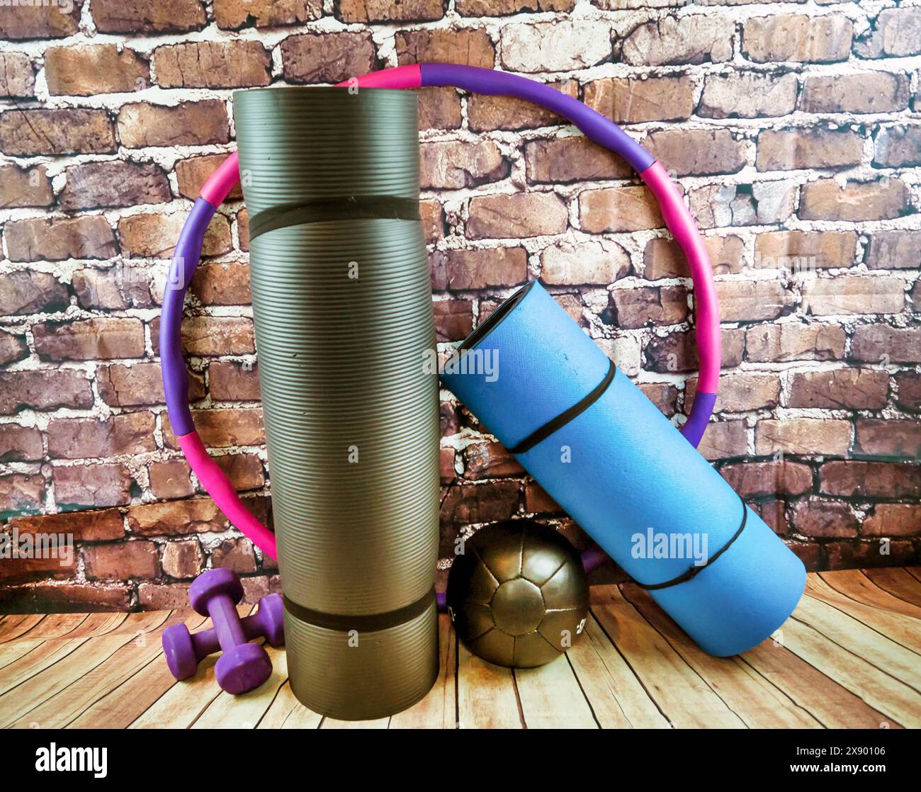 Hula hoop fitness ball hi-res stock photography and images - Alamy