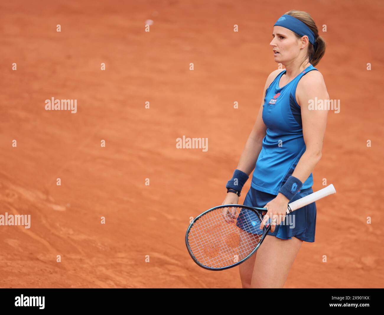 Belgian Greet Minnen reacts during a tennis match between Belgian ...