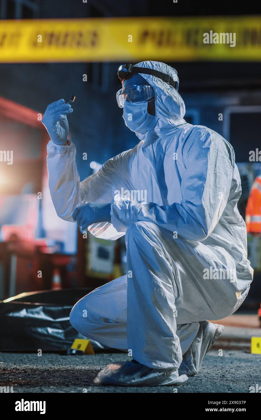 Finding crime scene evidence hi-res stock photography and images - Alamy