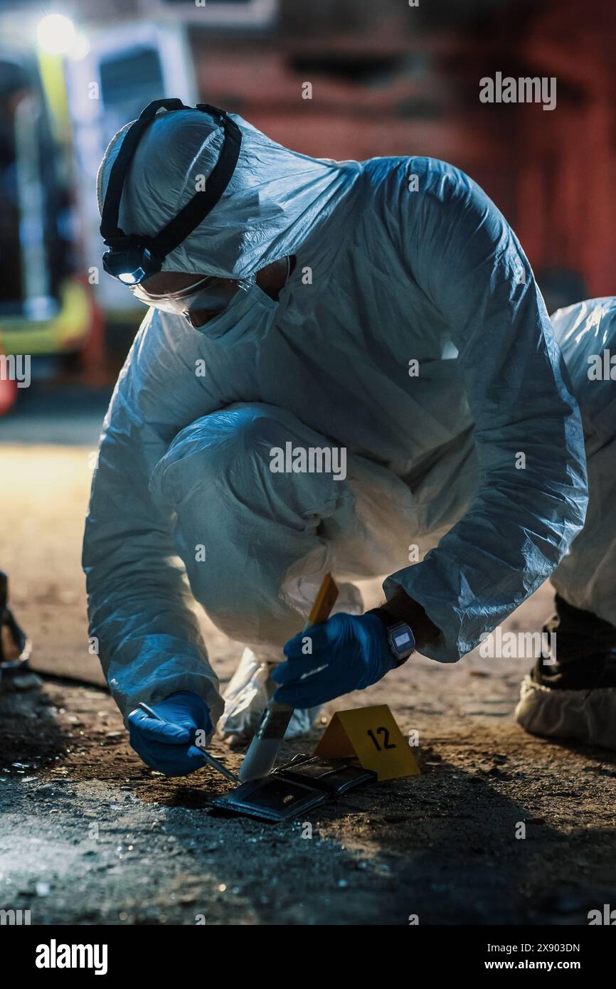 Crime scene tools hi-res stock photography and images - Alamy