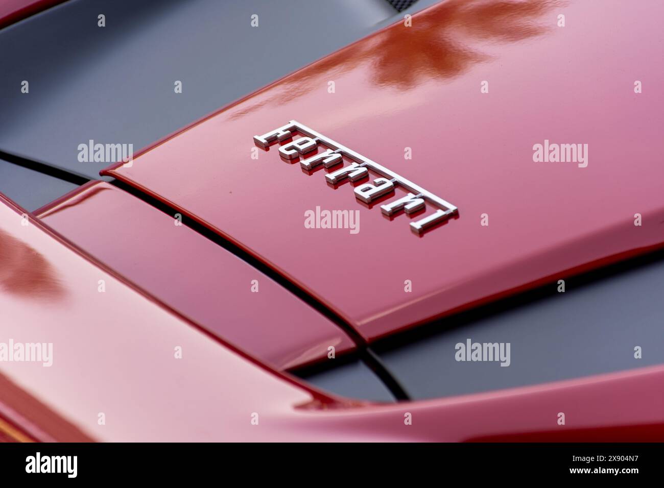 Red ferrari logo hi-res stock photography and images - Alamy