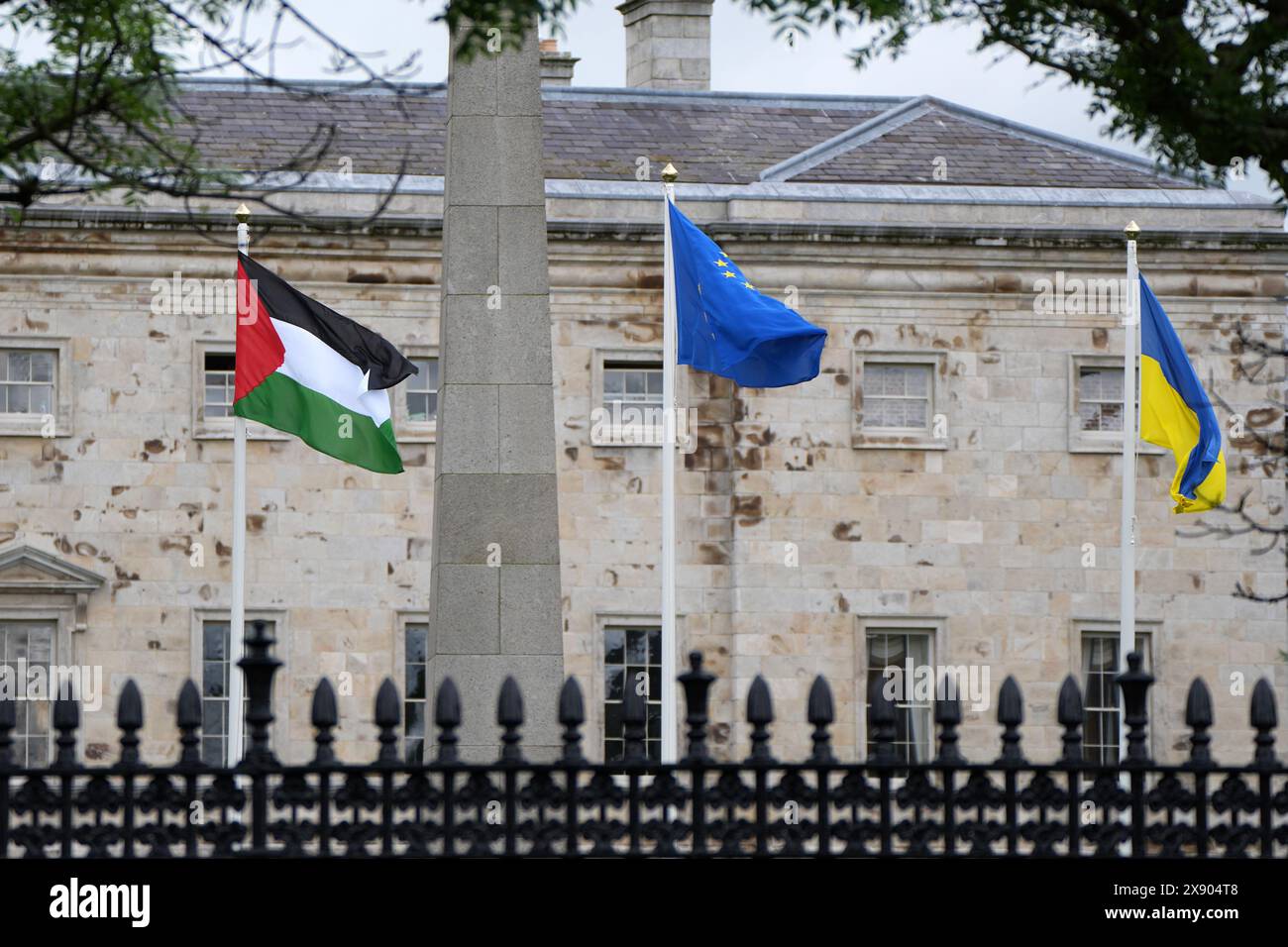 Palestine flag flying outside hi-res stock photography and images - Alamy