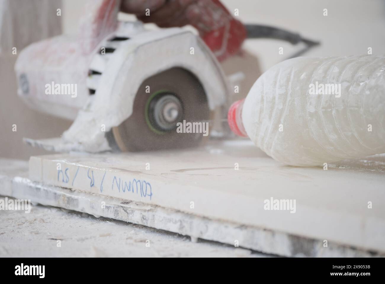 Cutting tile saw dust hi-res stock photography and images - Alamy