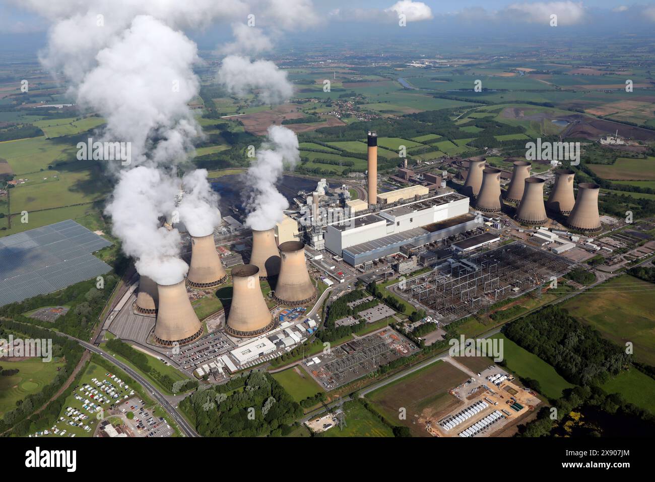 Steam from drax power station hi-res stock photography and images - Alamy