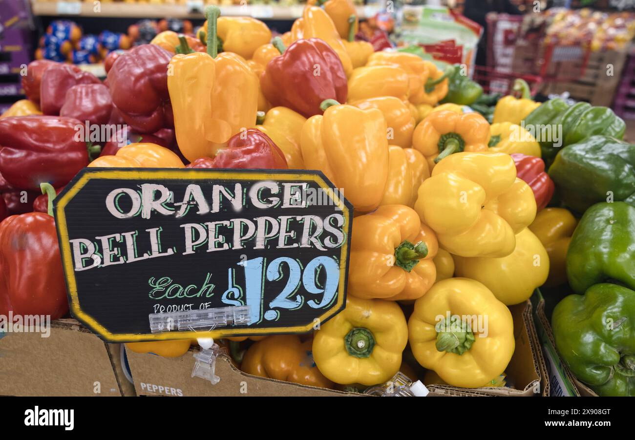 Bell pepper display hi-res stock photography and images - Alamy