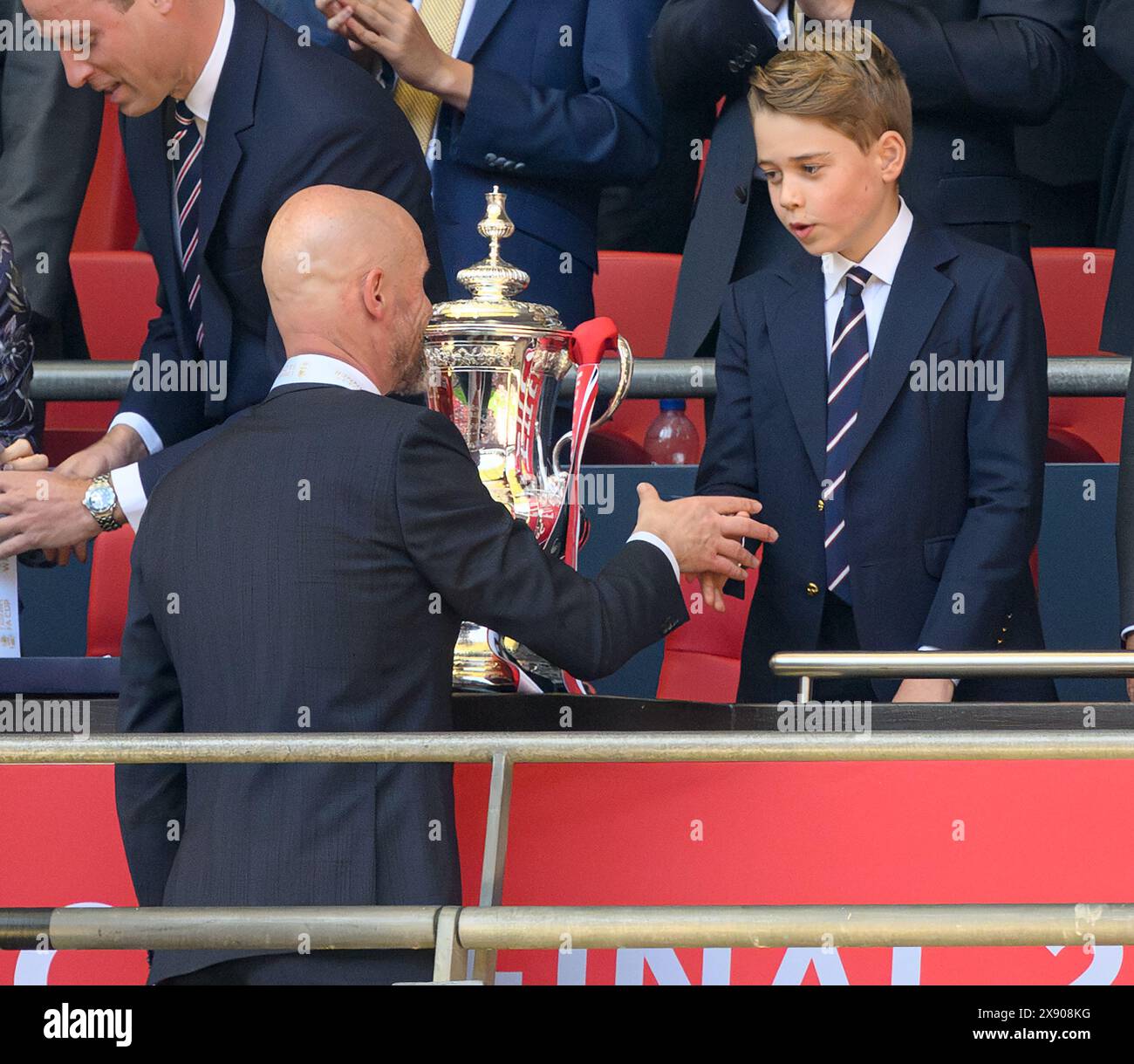 Prince hands cup hi-res stock photography and images - Alamy