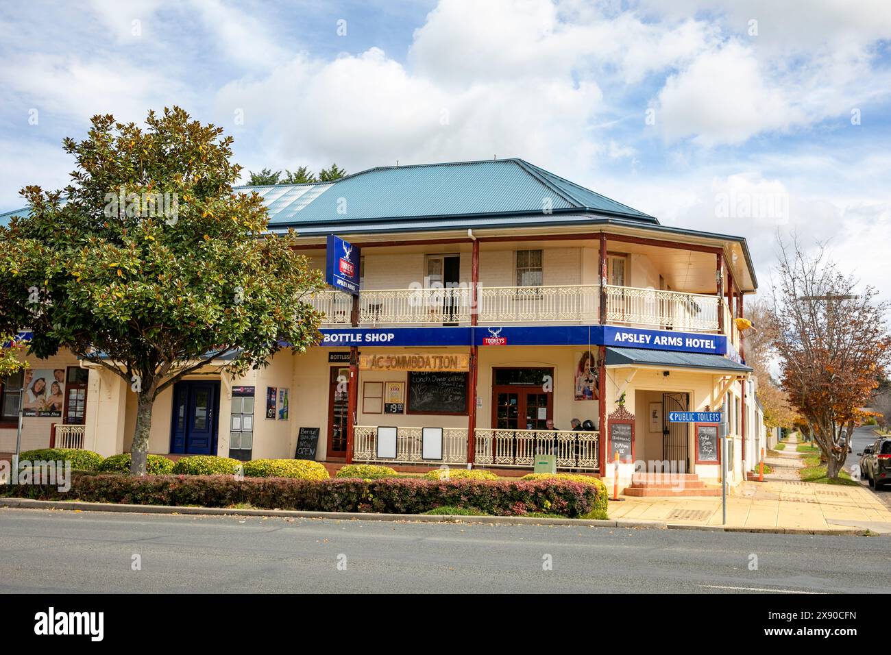 Australian country pub hi-res stock photography and images - Alamy