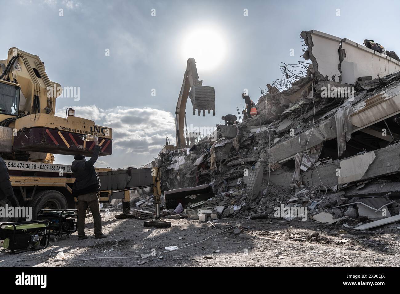 A scene of buildings damaged by the earthquake, where life thrived ...