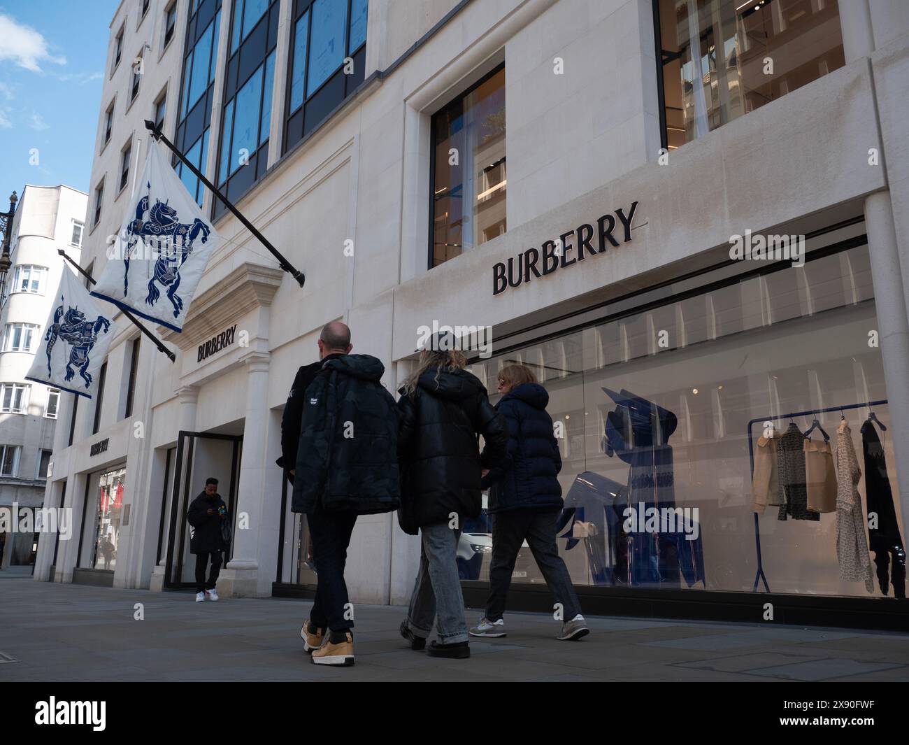 Burberry fashion hi-res stock photography and images - Alamy