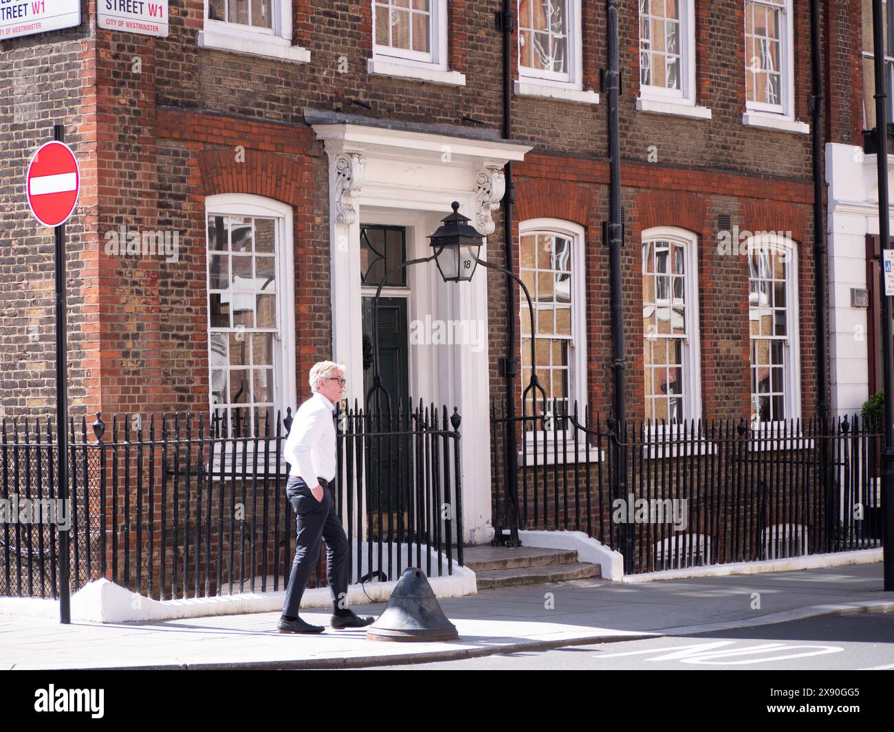 John buckmaster hi-res stock photography and images - Alamy