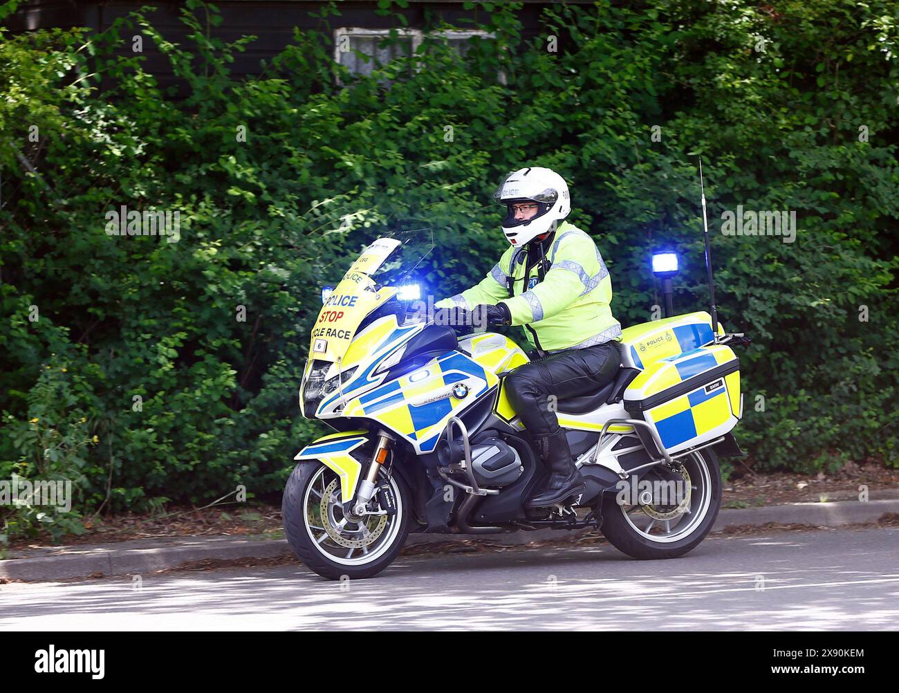 Police bmw blue flashing lights hi-res stock photography and images - Alamy