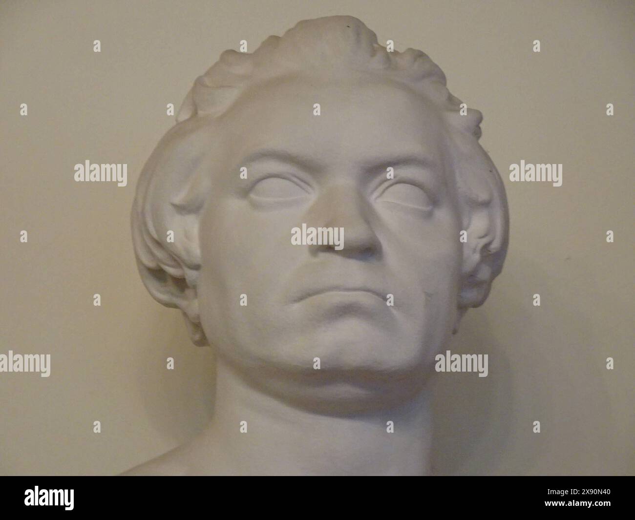 Bust beethoven vienna hi-res stock photography and images - Alamy