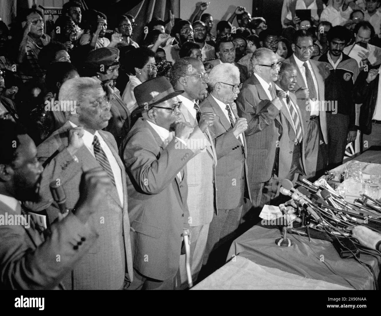 Nelson mandela Black and White Stock Photos & Images - Alamy
