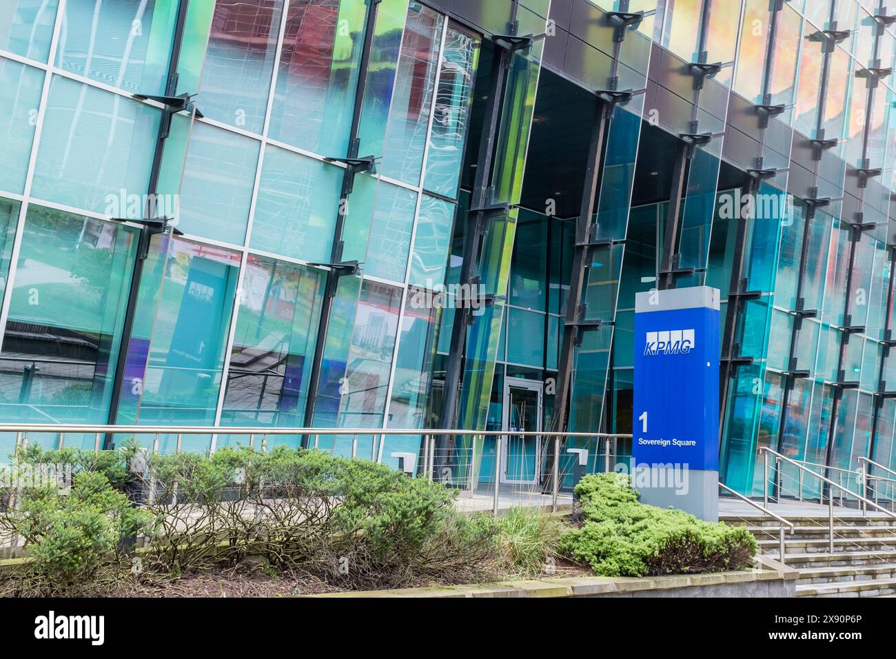 Kpmg leeds hi-res stock photography and images - Alamy