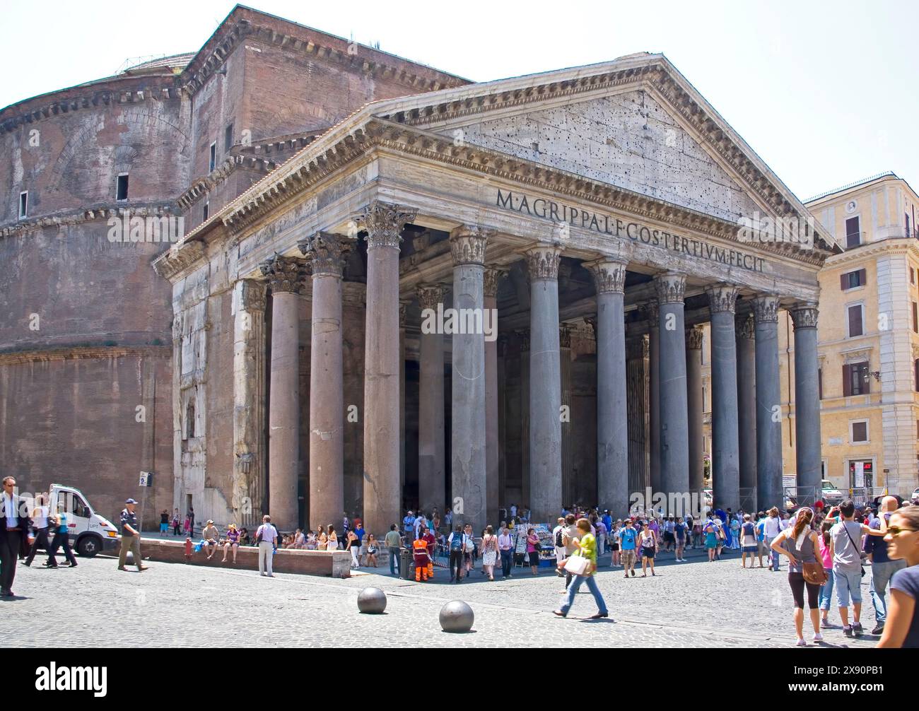 the ancient pantheon in Rome Italy Stock Photo - Alamy