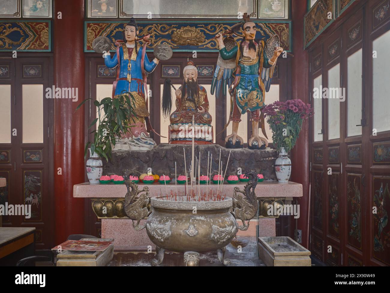 Buddha Temple inside The Chin Swee Caves Temple , a Chinese temple ...