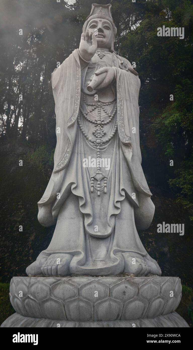 statue of Guan Yin in The Chin Swee Caves Temple , a Chinese temple ...