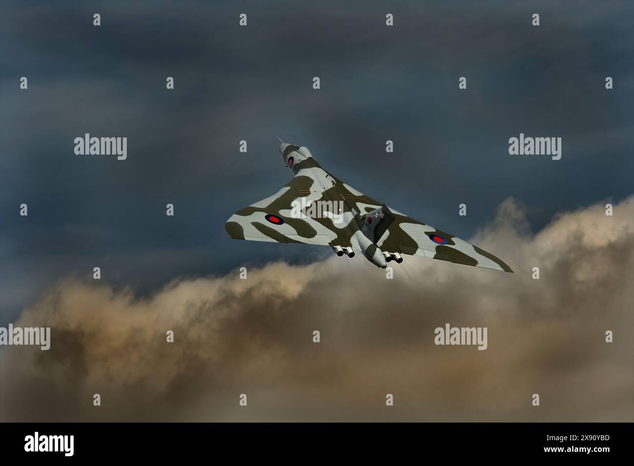 Vulcan with red arrows hi-res stock photography and images - Alamy