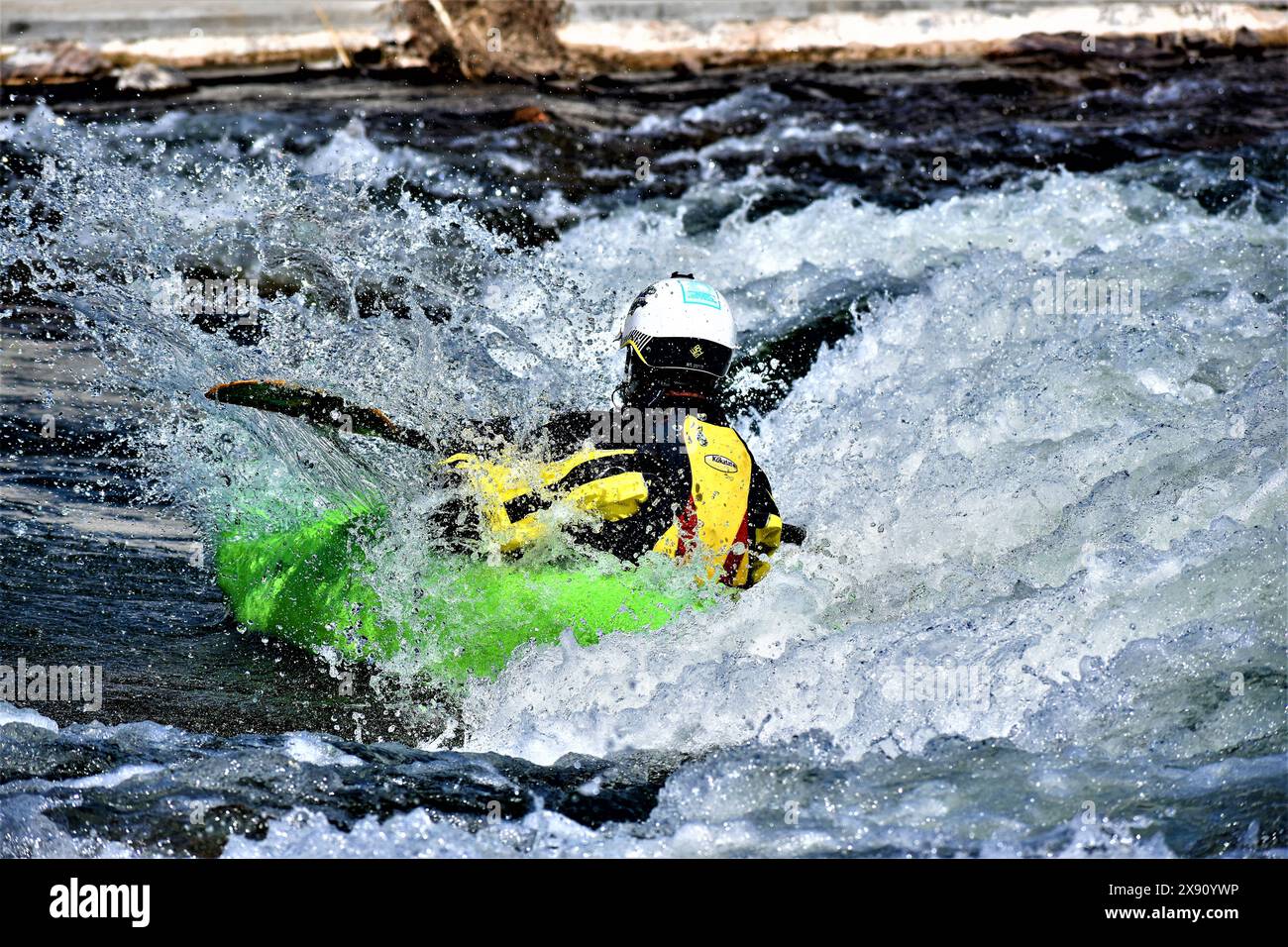 Kayaking extreme hi-res stock photography and images - Alamy