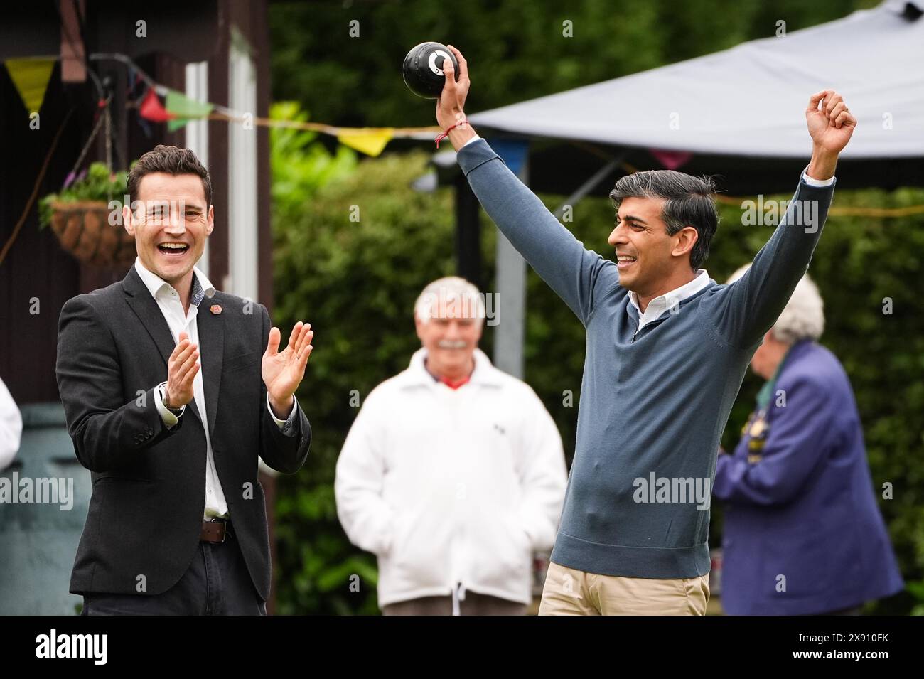 Prime Minister Rishi Sunak plays a game of bowls alongside local ...