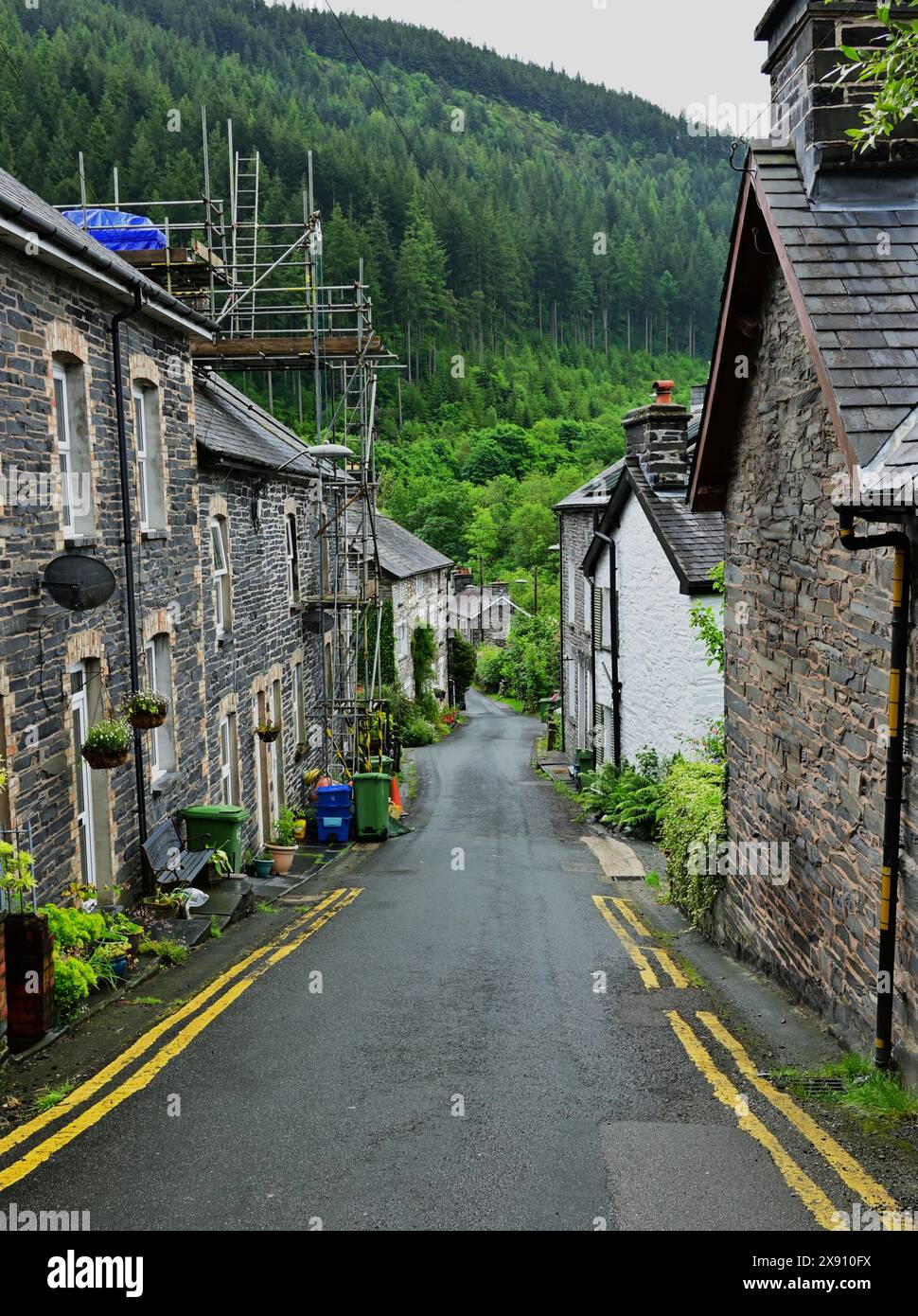 Slate constructed houses hi-res stock photography and images - Alamy