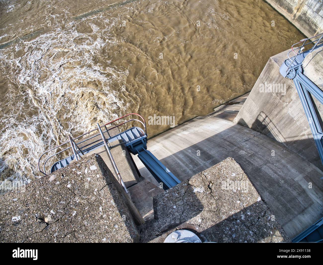 Radial floodgate hi-res stock photography and images - Alamy