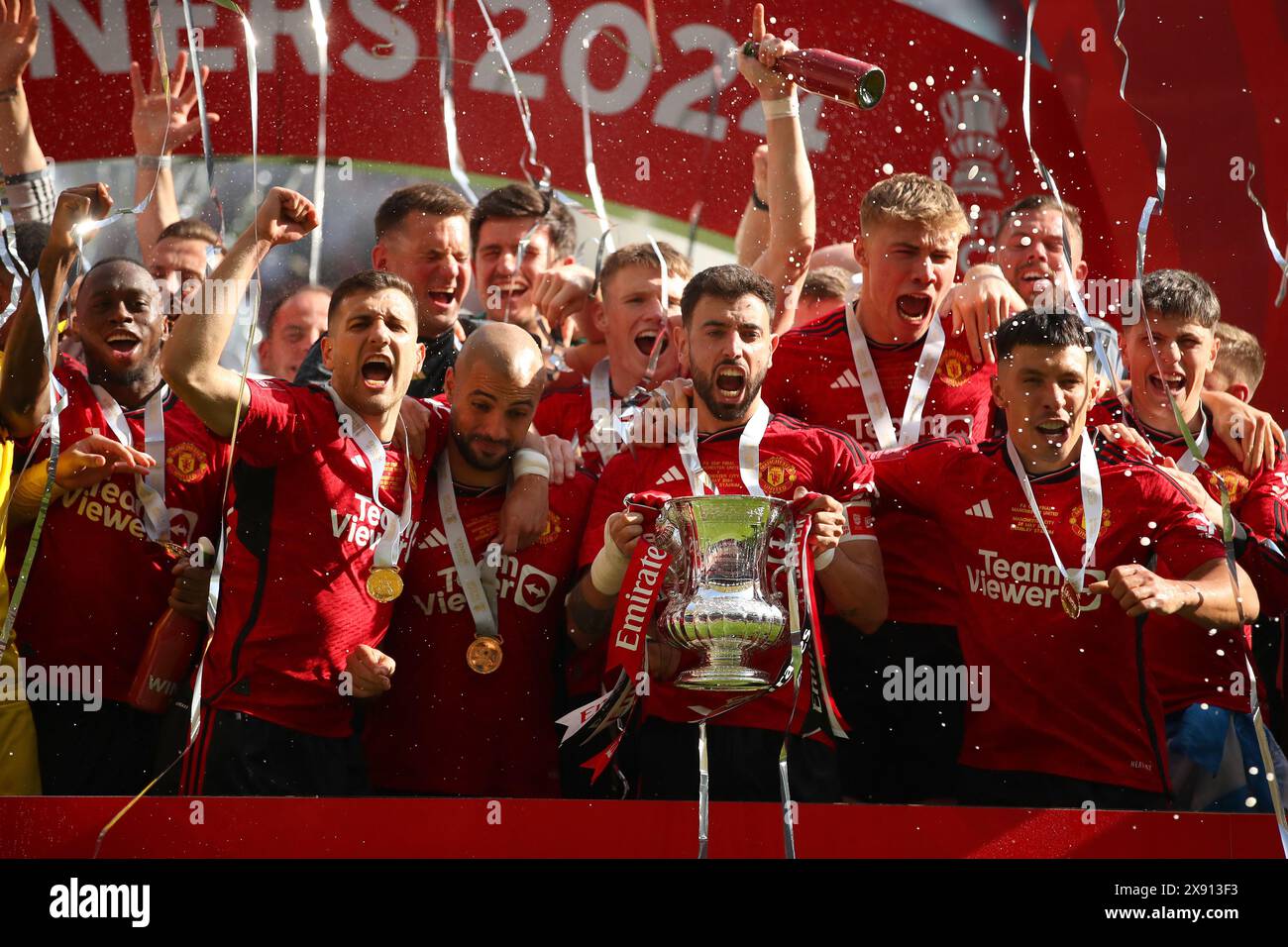 Bruno Fernandes of Manchester United and team mates celebrate with the ...