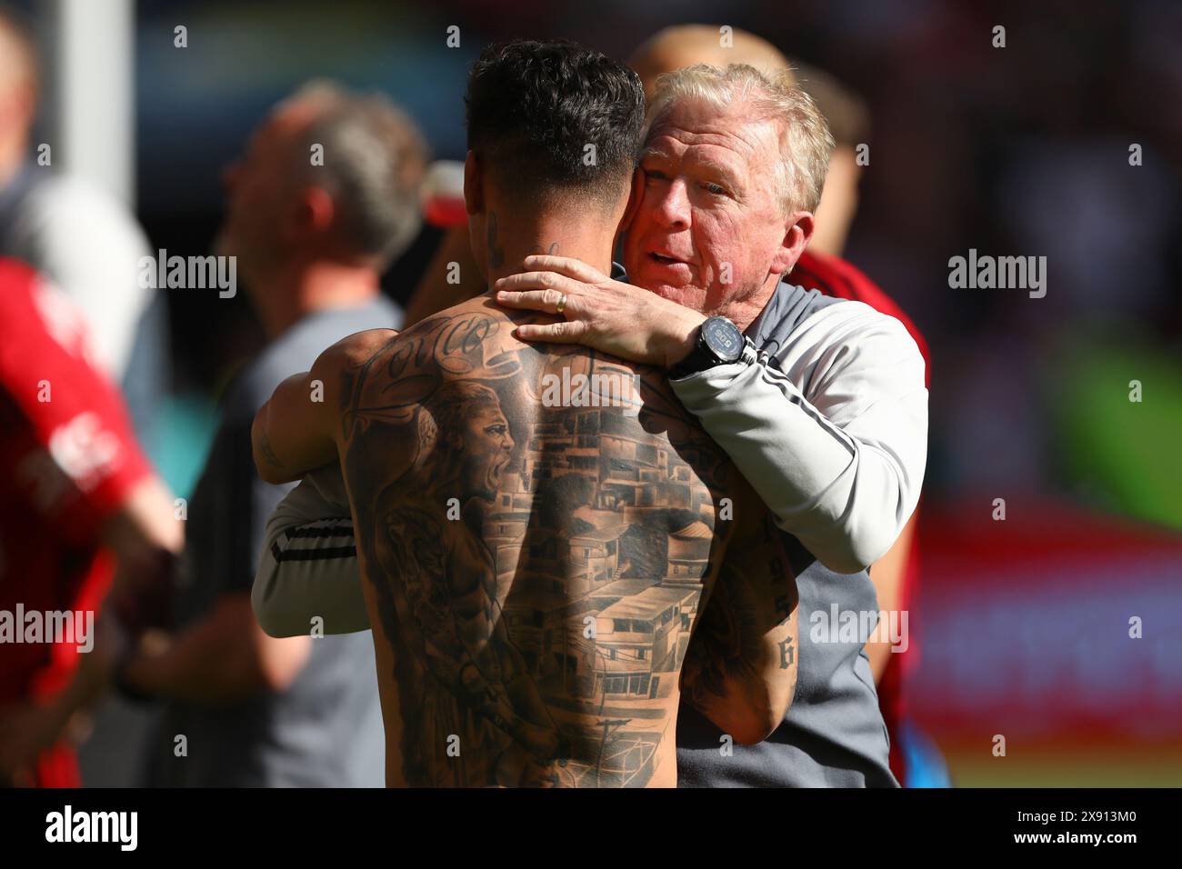 Manchester United Assistant Coach, Steve McClaren hugs Antony of ...