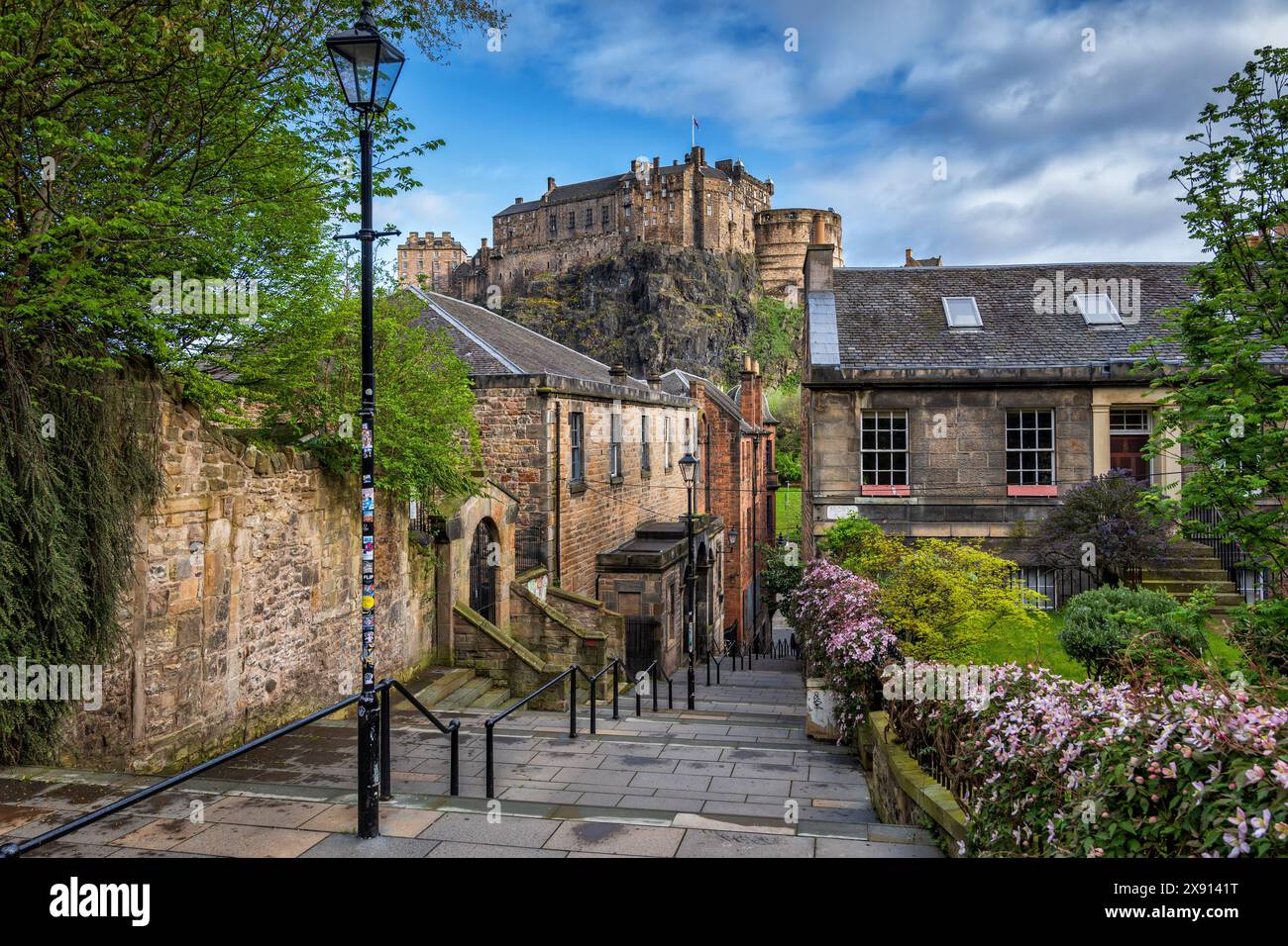The Vennel Steps and Browns Place with Edinburgh Castle on a hill in ...