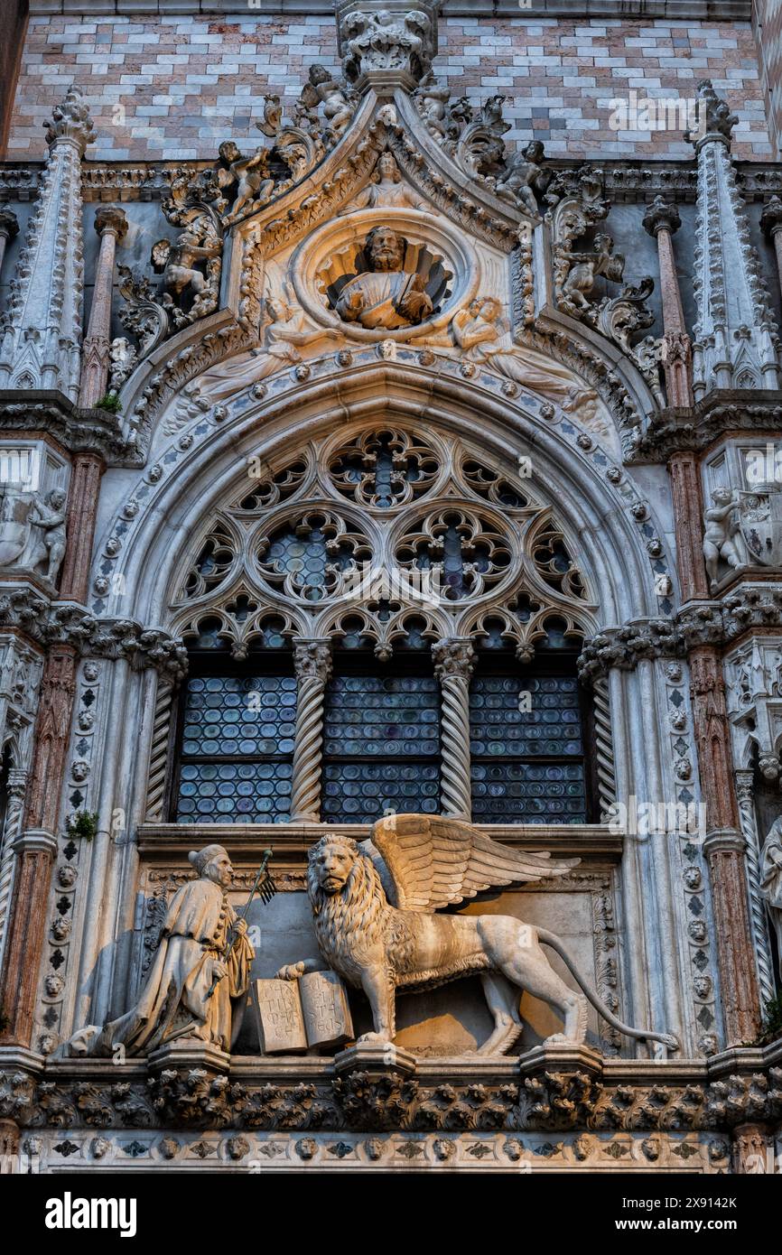 Carta ornamental hi-res stock photography and images - Alamy