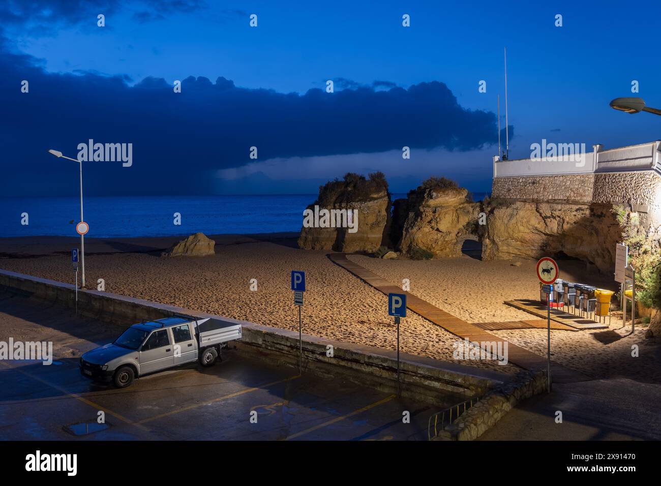 Praia do Cais da Solaria beach at night in Lagos, Algarve, Portugal ...