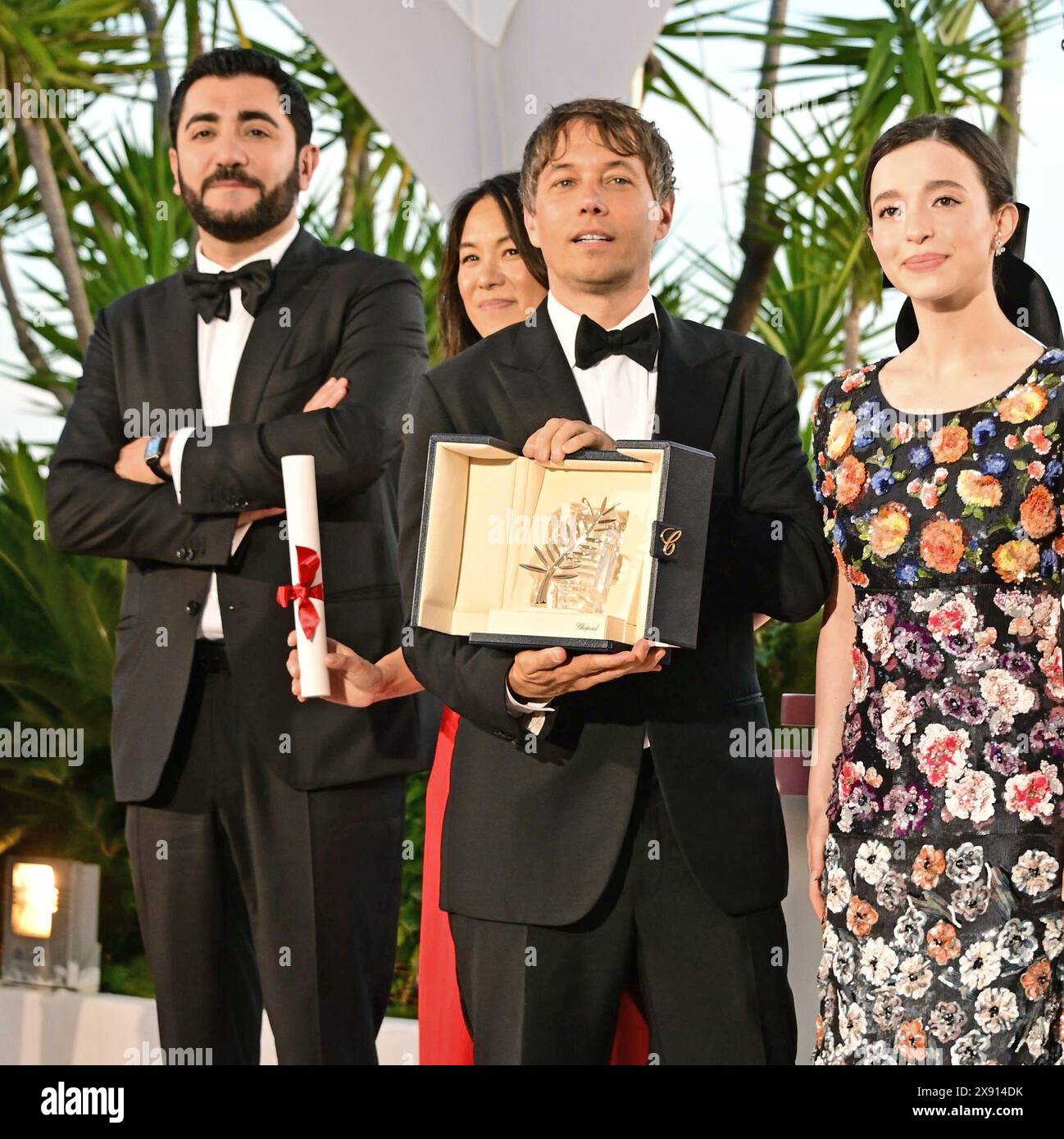 Palme d'Or awarded to the"Anora" film crew: Vache Tovmasyan, Samantha ...