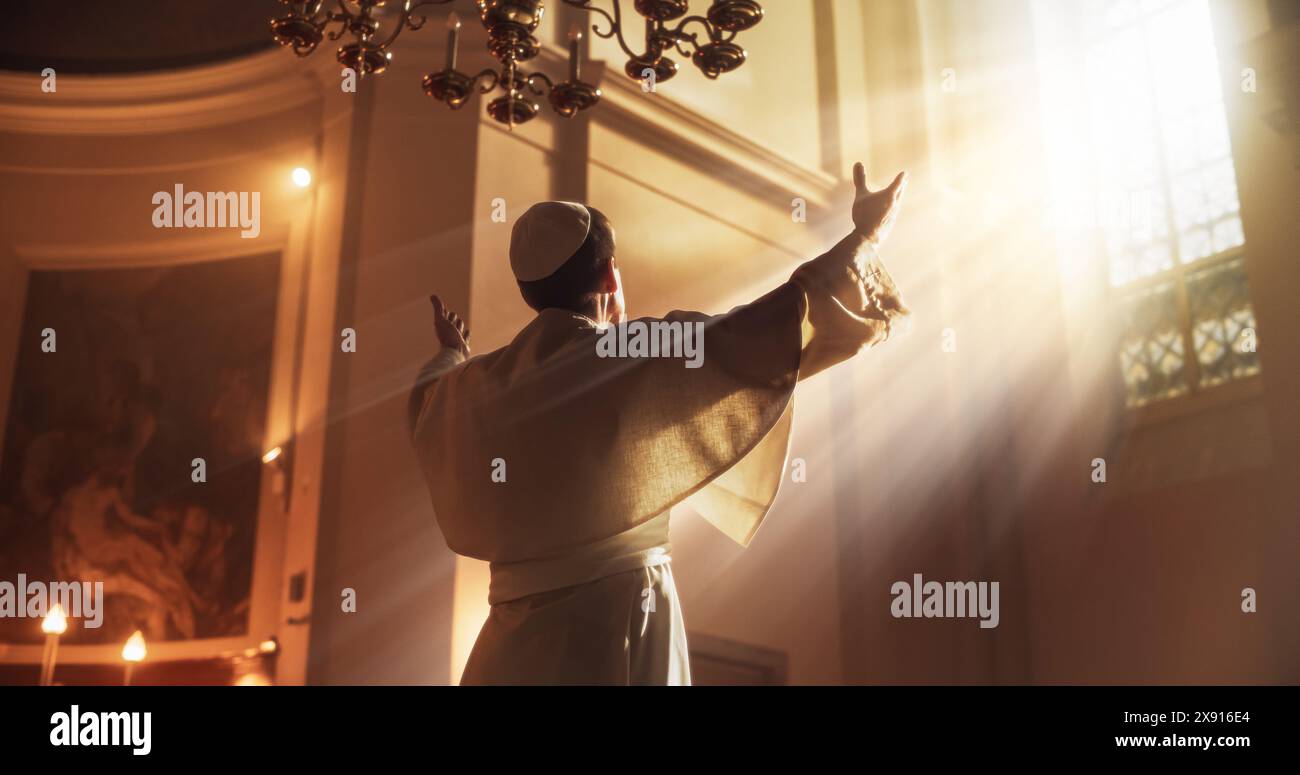 Luminated bible hi-res stock photography and images - Alamy
