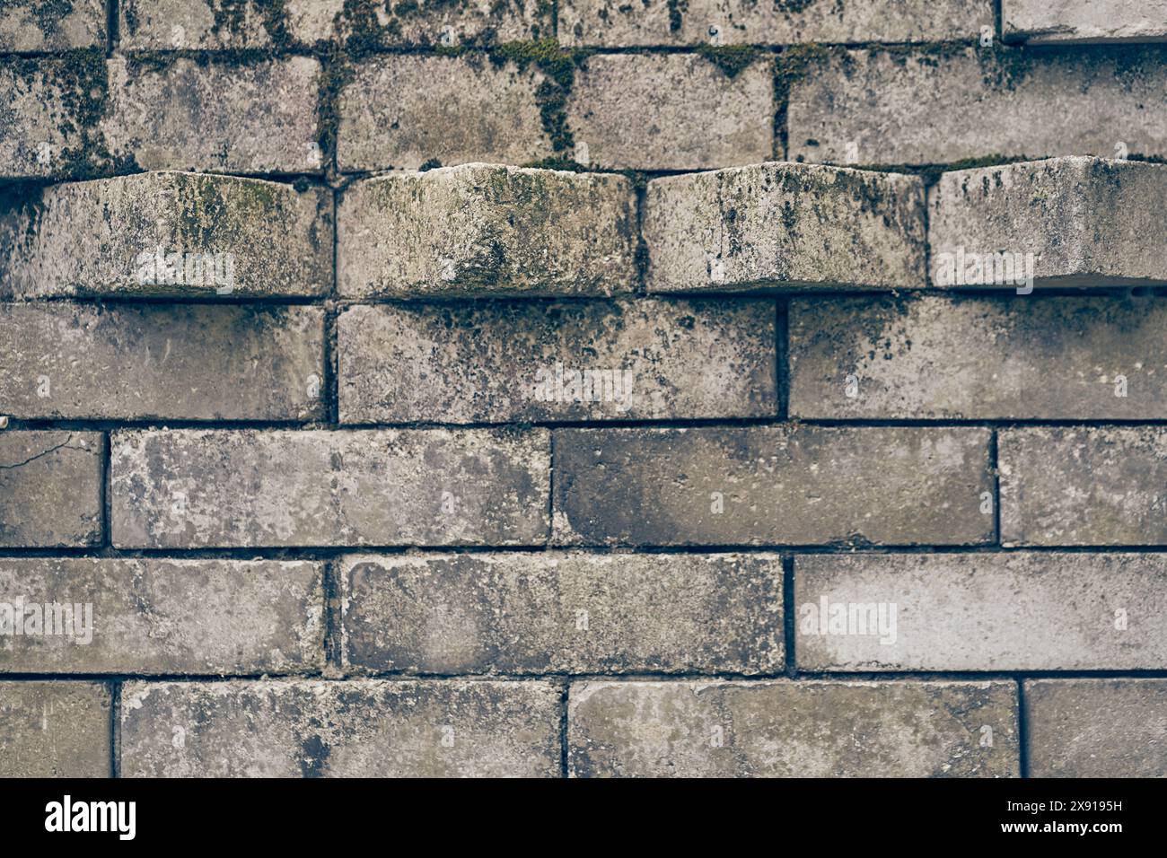 Protruding bricks hi-res stock photography and images - Alamy