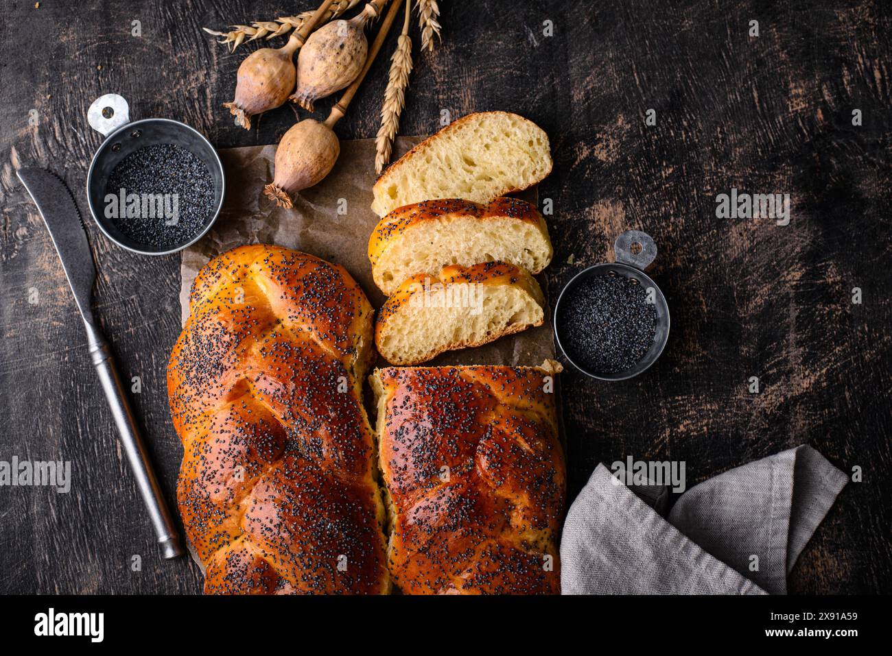 Traditional Jewish sabbath Challah bread Stock Photo - Alamy
