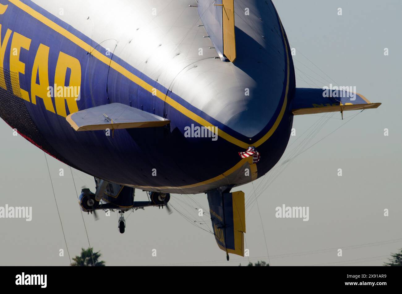 1979 aircraft GOODYEAR GZ-20A Dirigible over Santa Monica airport and ...