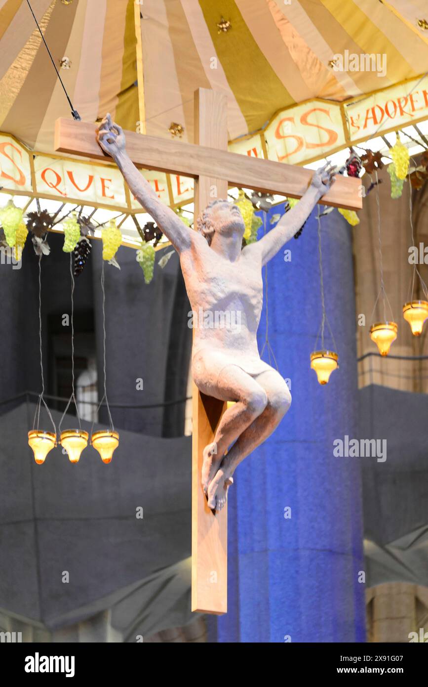 Sagrada Familia, Basilica by Antoni Gaudi, Barcelona, Catalonia, Spain ...