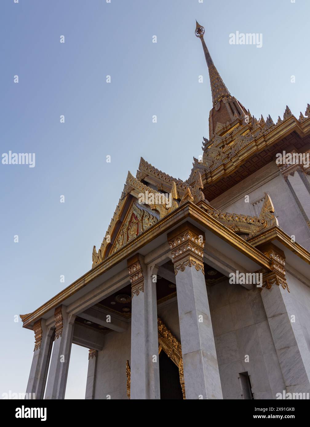 A picture of the Wat Traimit Withayaram Worawihan Temple, known for its ...