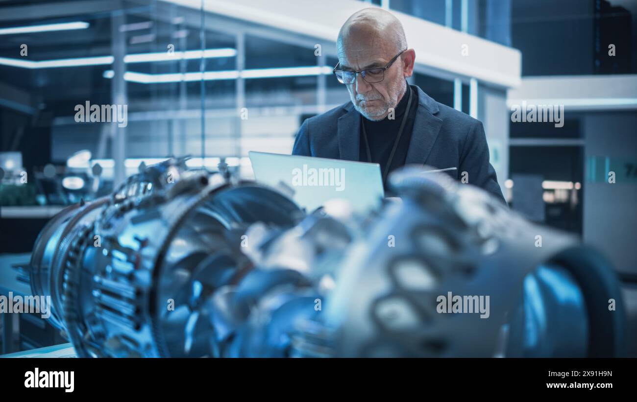 Senior chief engineer using hi-res stock photography and images - Alamy